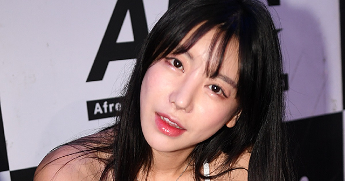 BJ 소리베베 '섹시한 눈빛으로' [MK포토]