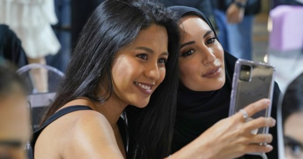 Emirates Makeup