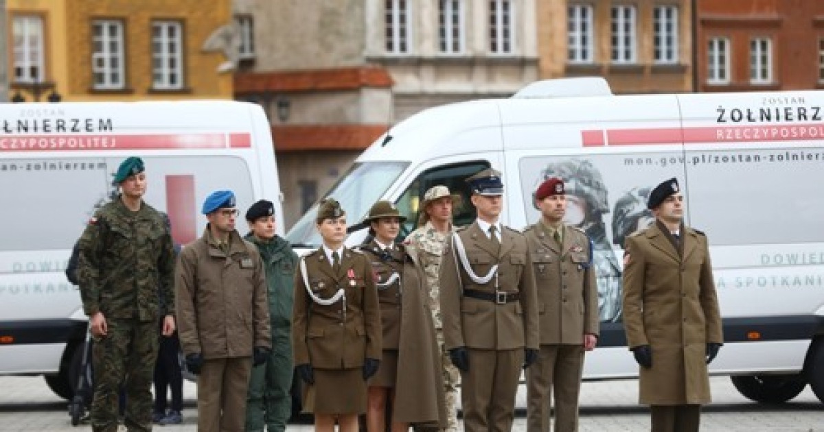 POLAND FASHION MILITARY UNIFORMS