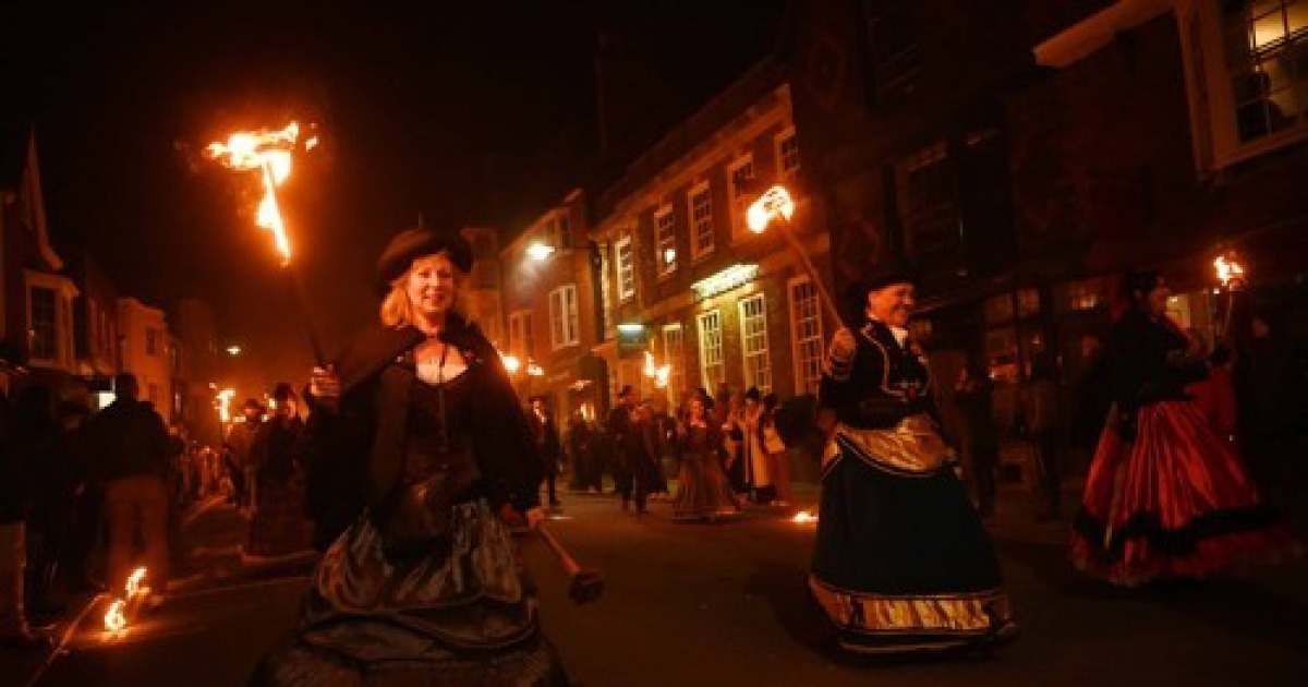 BRITAIN BONFIRE CELEBRATION