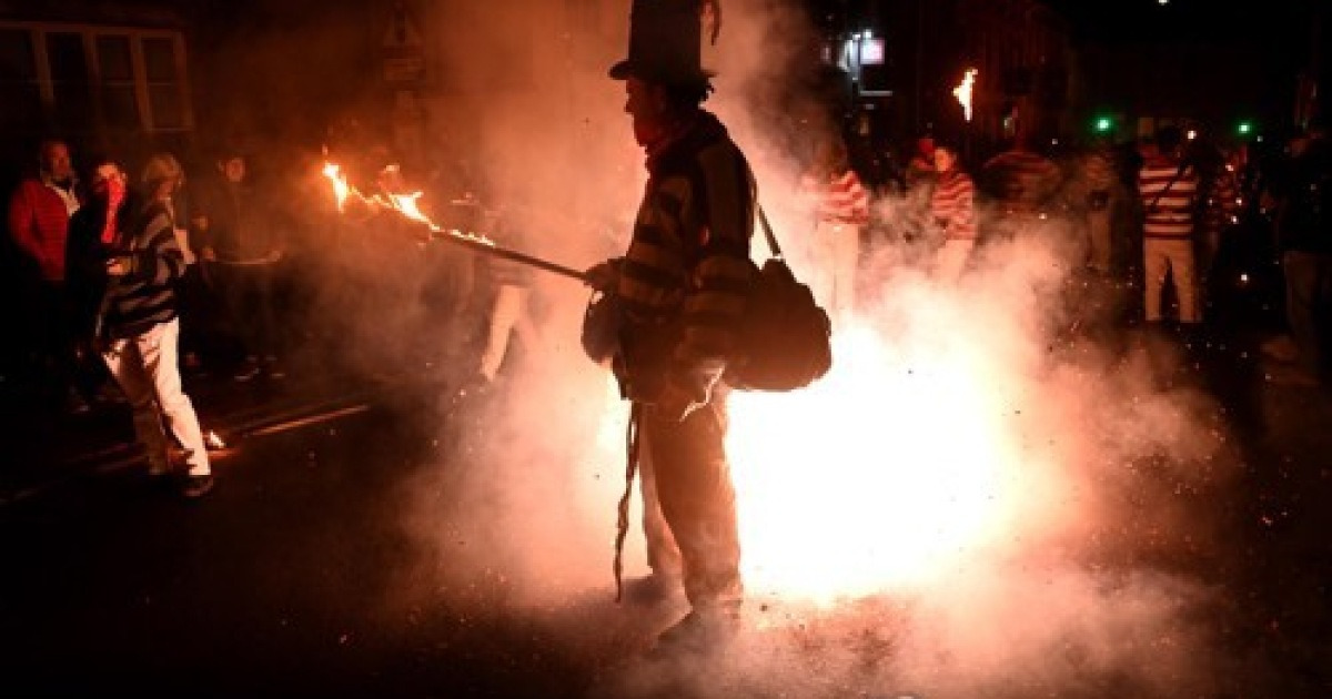BRITAIN BONFIRE CELEBRATION
