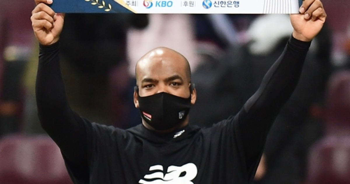 '데일리 MVP' 데스파이네 "쿠에바스에 자극? 내가 연장자라서" [KS3]