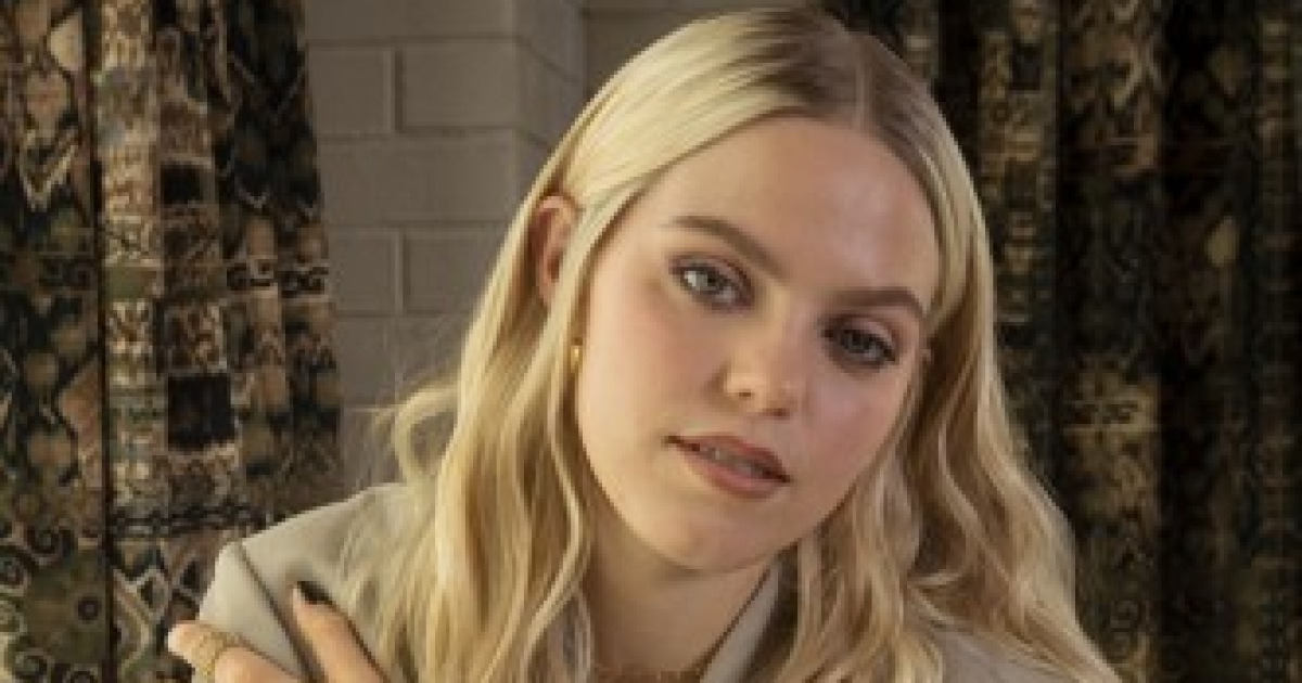 Renee Rapp Portrait Session