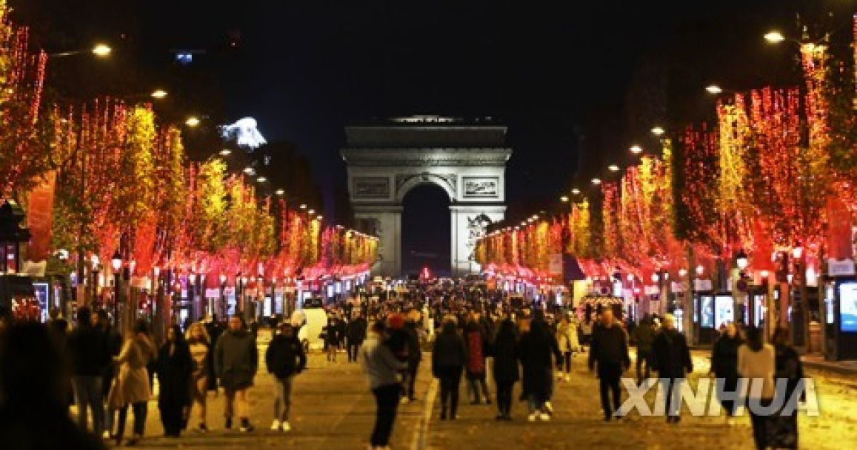 FRANCE-PARIS-CHAMPS-ELYSEES-CHRISTMAS LIGHTS