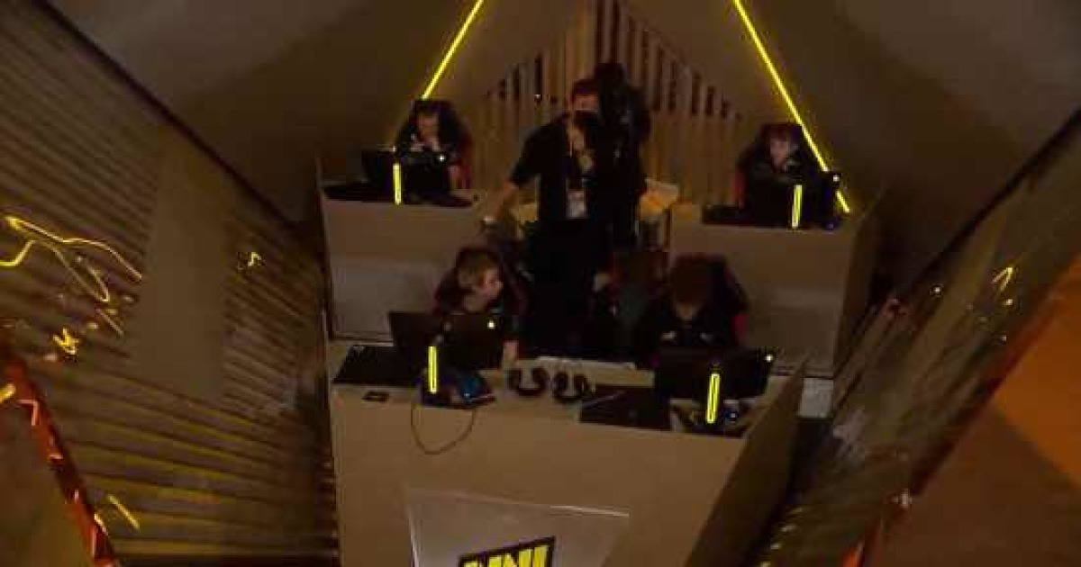 NAVI, 3주차 위클리 파이널서 치킨만 2개..'압도적인 경기력' [PGC 2021]