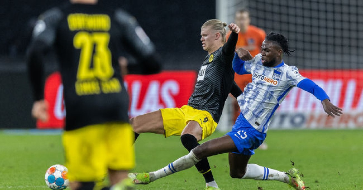 "잠자는 거야?"..BVB GK, 실망스러운 역전패에 '실망'