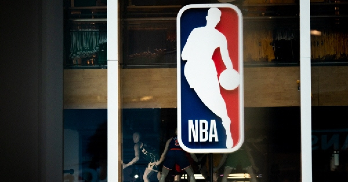 'EPL 이어 NBA까지' 예외 없는 코로나 확산, 5경기 연기 결정