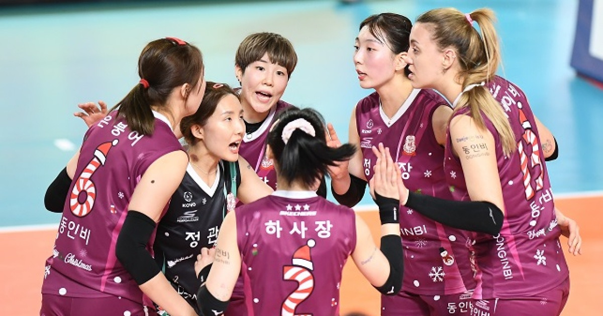 '옐레나 33점' KGC, GS칼텍스 꺾고 2연패 탈출..대한항공 1위 질주 [V리그]