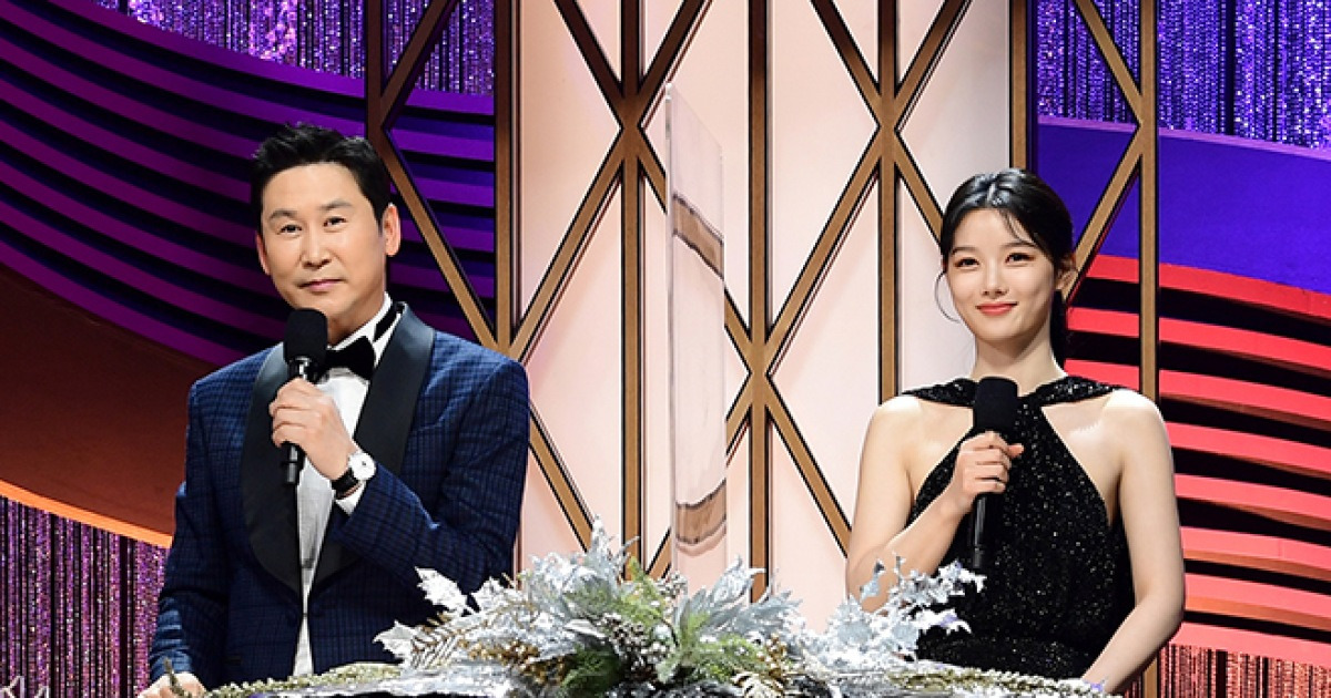 [TD포토] 신동엽-김유정 'SBS 연기대상 2MC, 환상의 호흡'