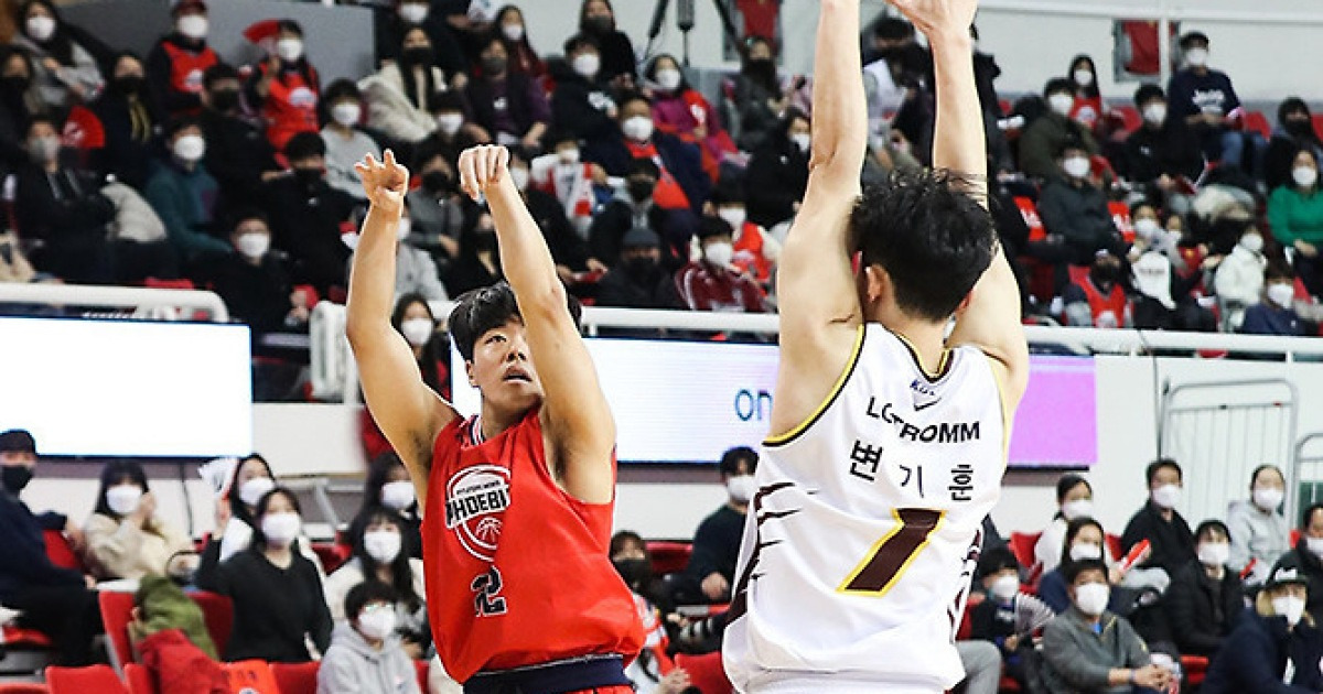 '김동준 4Q 지배' 현대모비스, LG 꺾고 3연승 질주