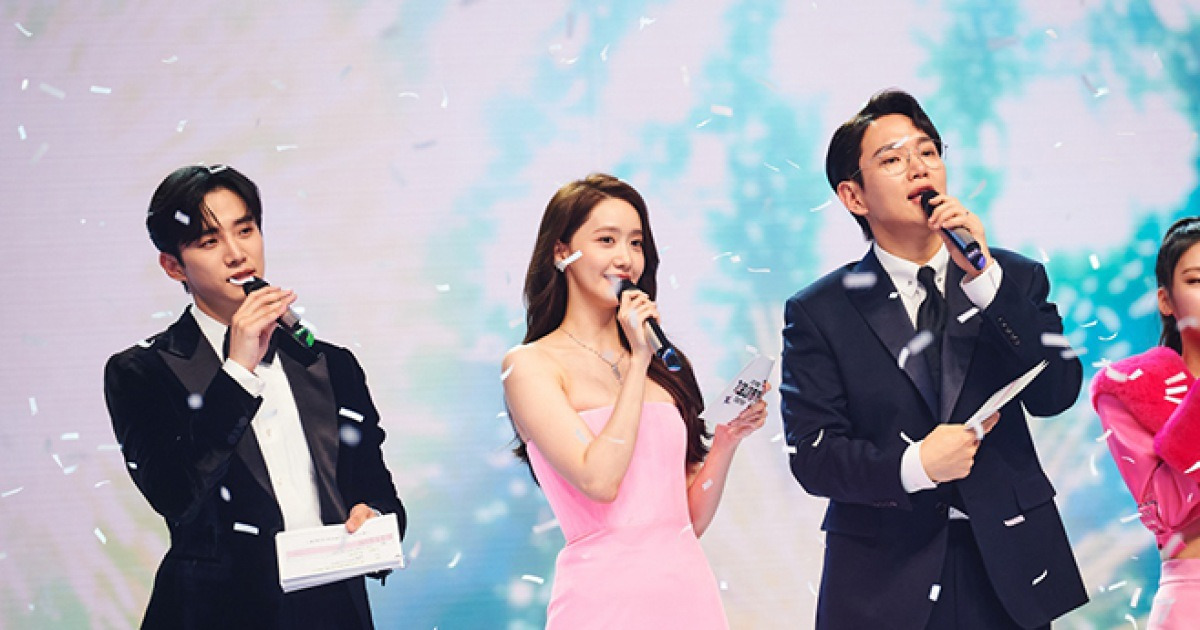 [TD포토] 이준호-임윤아-장성규 '가요대제전 빛내는 3MC'