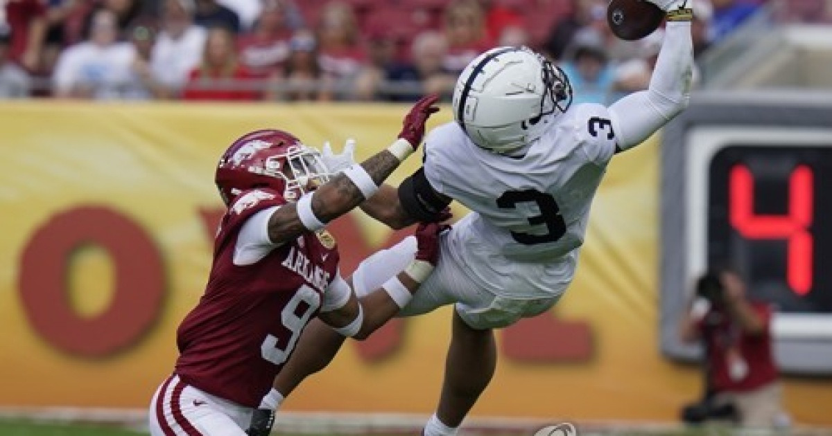 APTOPIX Outback Bowl Football