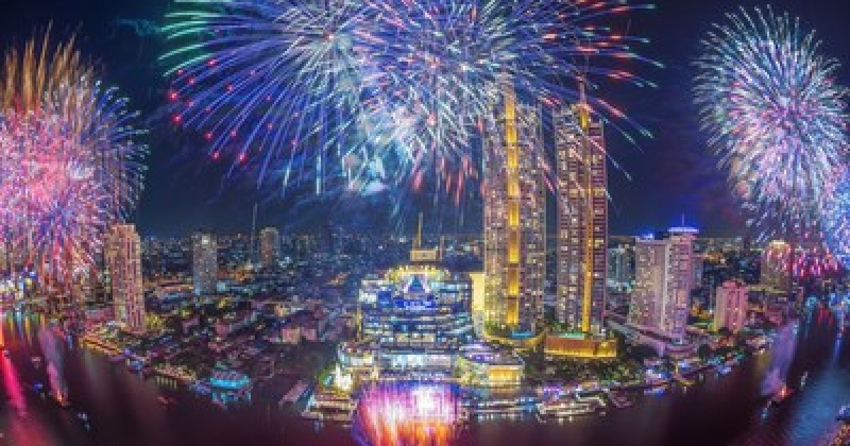 [PRNewswire] The 30,000 eco-friendly fireworks light up the grandest 1. ...