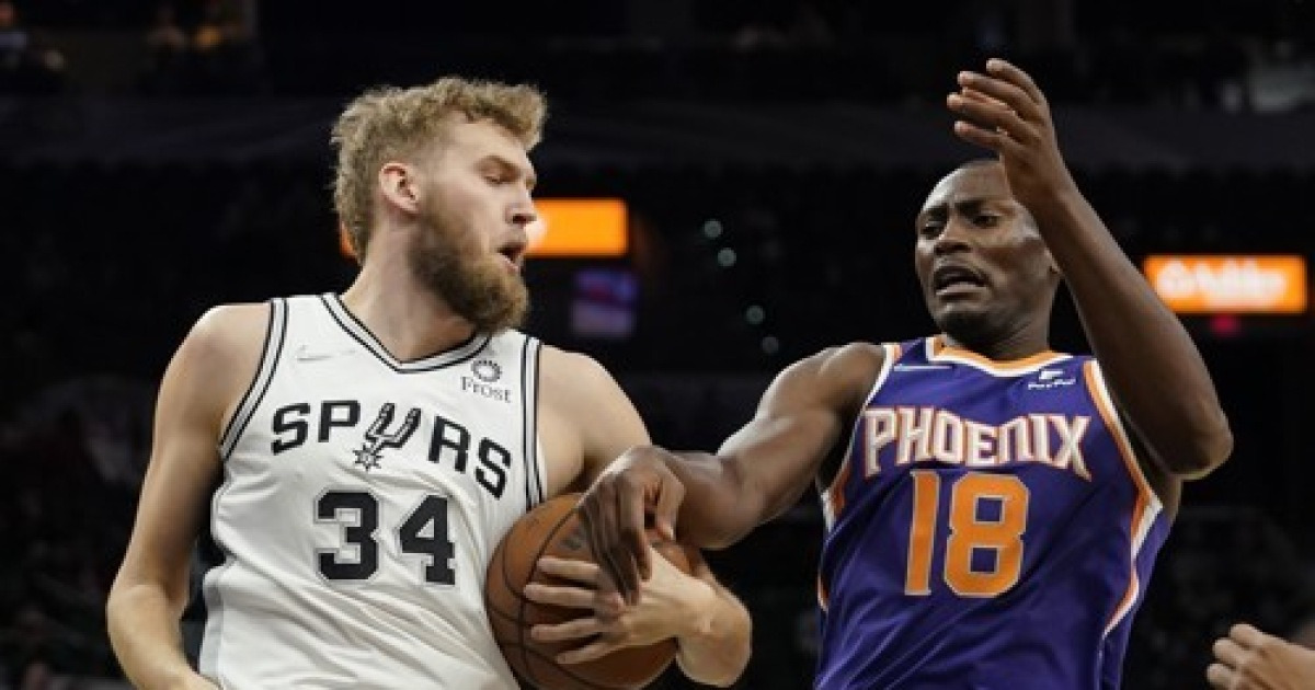 Suns Spurs Basketball