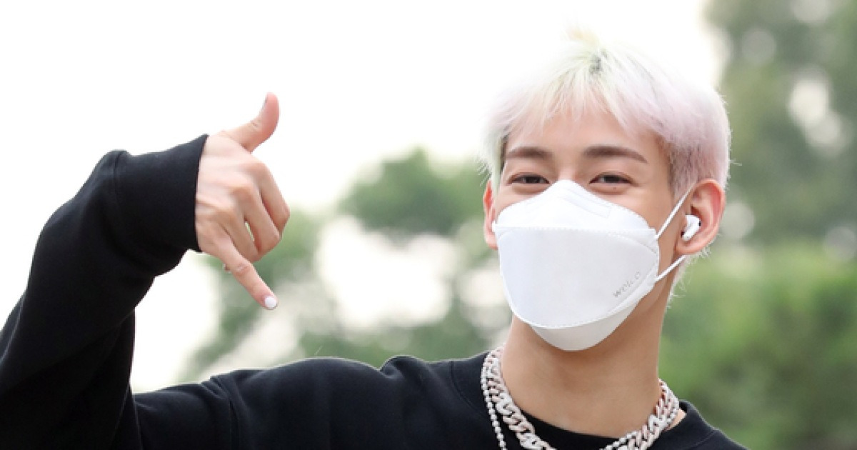 Singer Bambam's second EP 'B' already topping iTunes charts