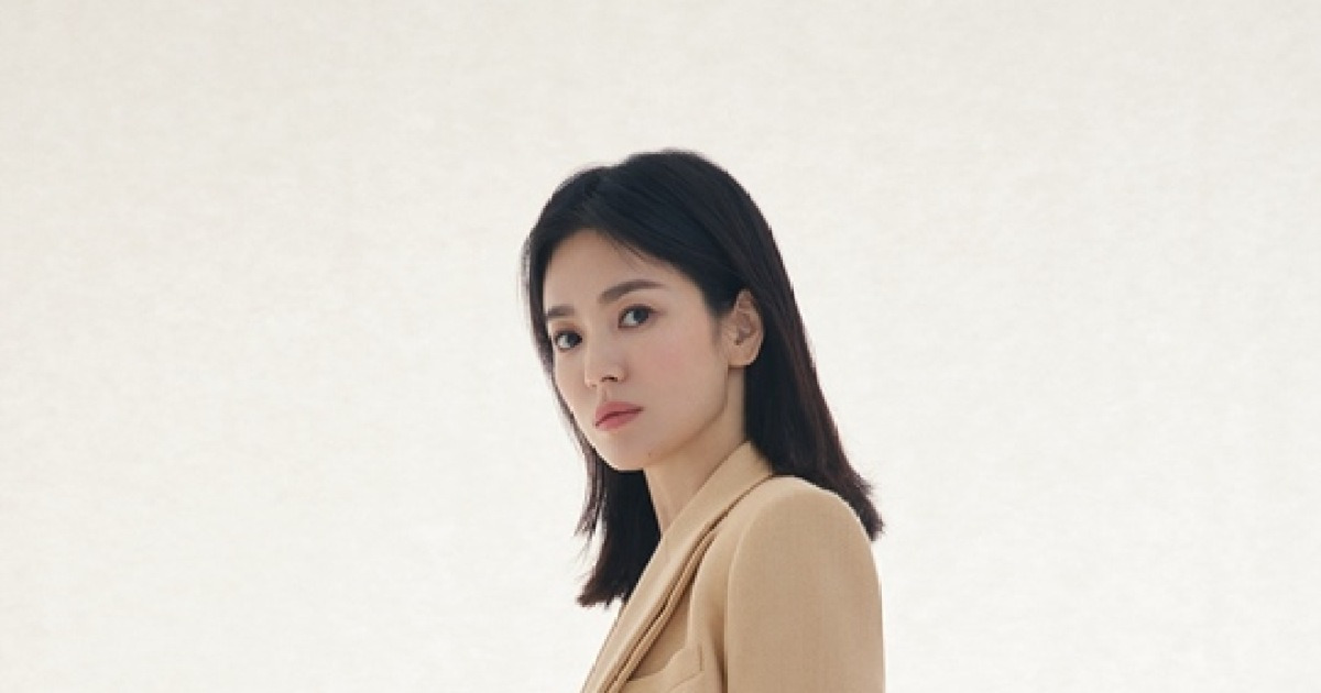 송혜교 화보 중단발에 시크한 스타일링 美친 비주얼