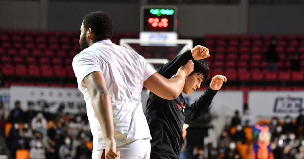 [JB화보] KCC, KGC에 73-68로 승리