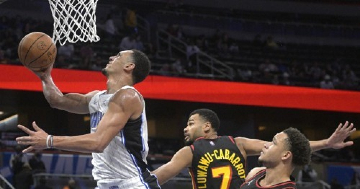 Hawks Magic Basketball