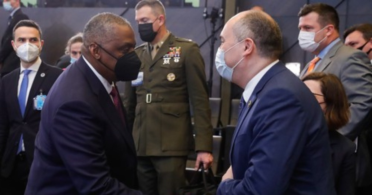 BELGIUM NATO DEFENSE MINISTERS MEETING