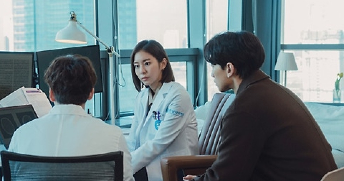 고스트 닥터 정지훈 선택의 갈림길 김범x손나은 핑크빛 기류 포착