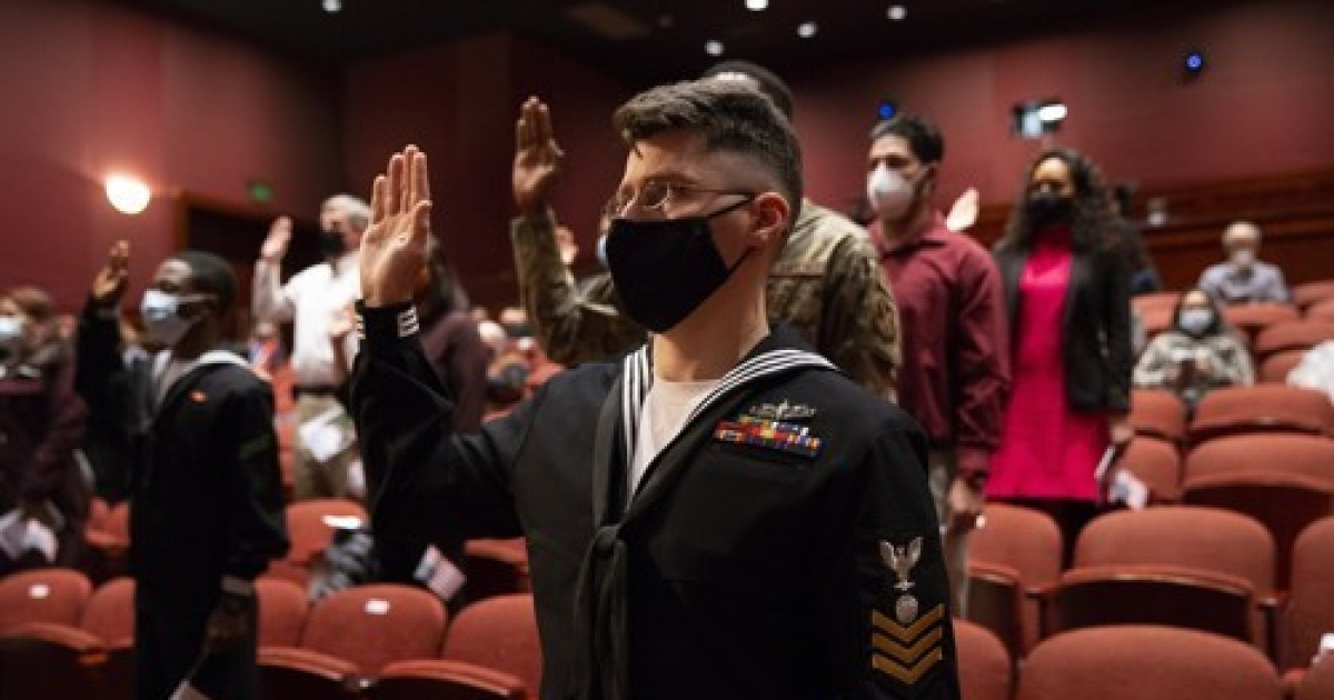 USA IMMIGRATION CITIZENSHIP NATURALIZATION CEREMONY