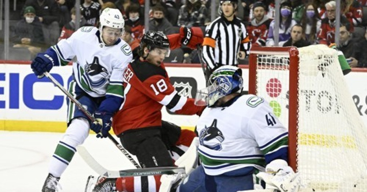 Canucks Devils Hockey