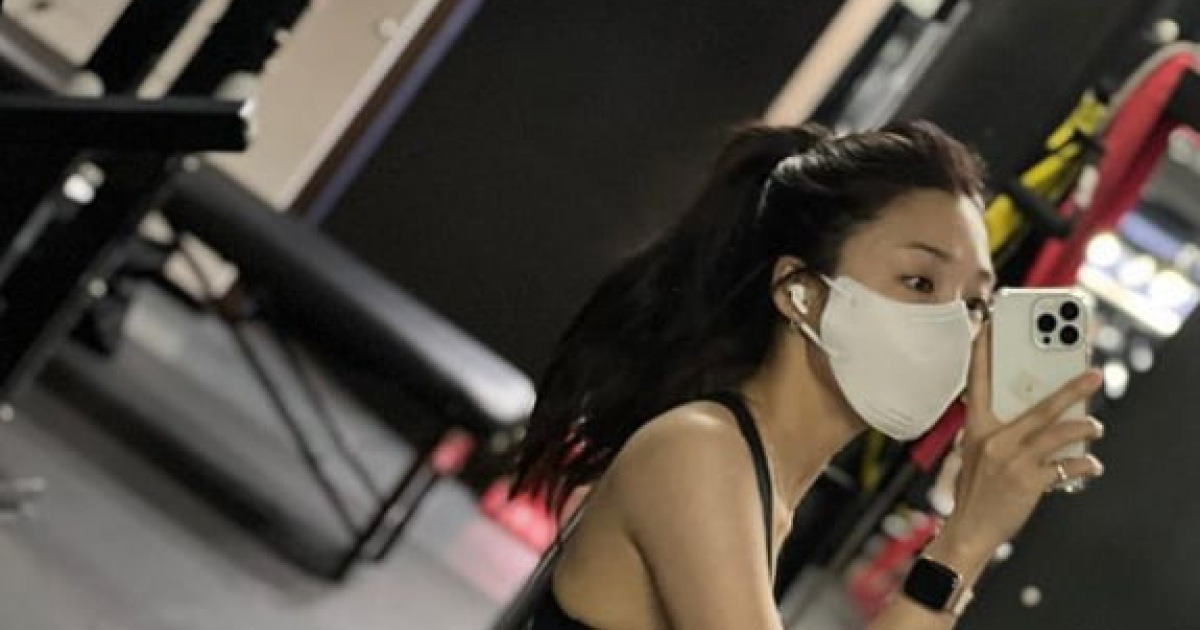 정은지, 163cm·47kg 맞나? 점점 더 개미허리.."김신영 건강하길" [TEN★]