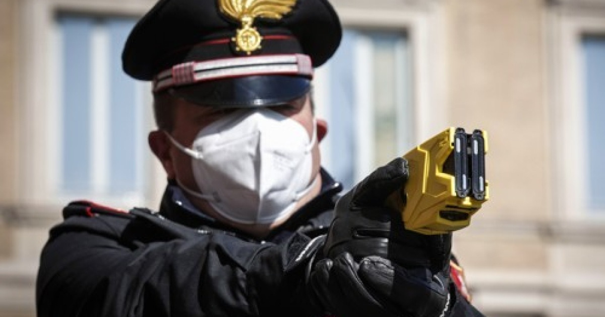 epaselect ITALY POLICE WEAPONS