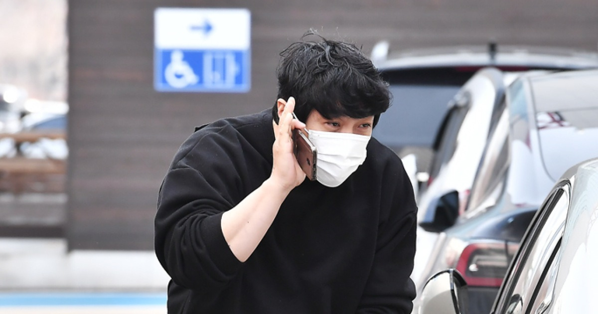 M.O.M KCM, 걸어오면서도 안녕 하모니카~ [포토엔HD]