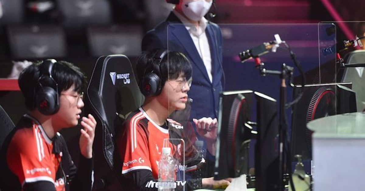 'T1 나와' 광동, 디알엑스 꺾고 PO 2R 진출(종합) [LCK]