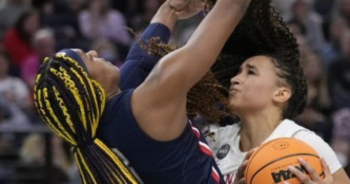 APTOPIX NCAA UConn Stanford Basketball