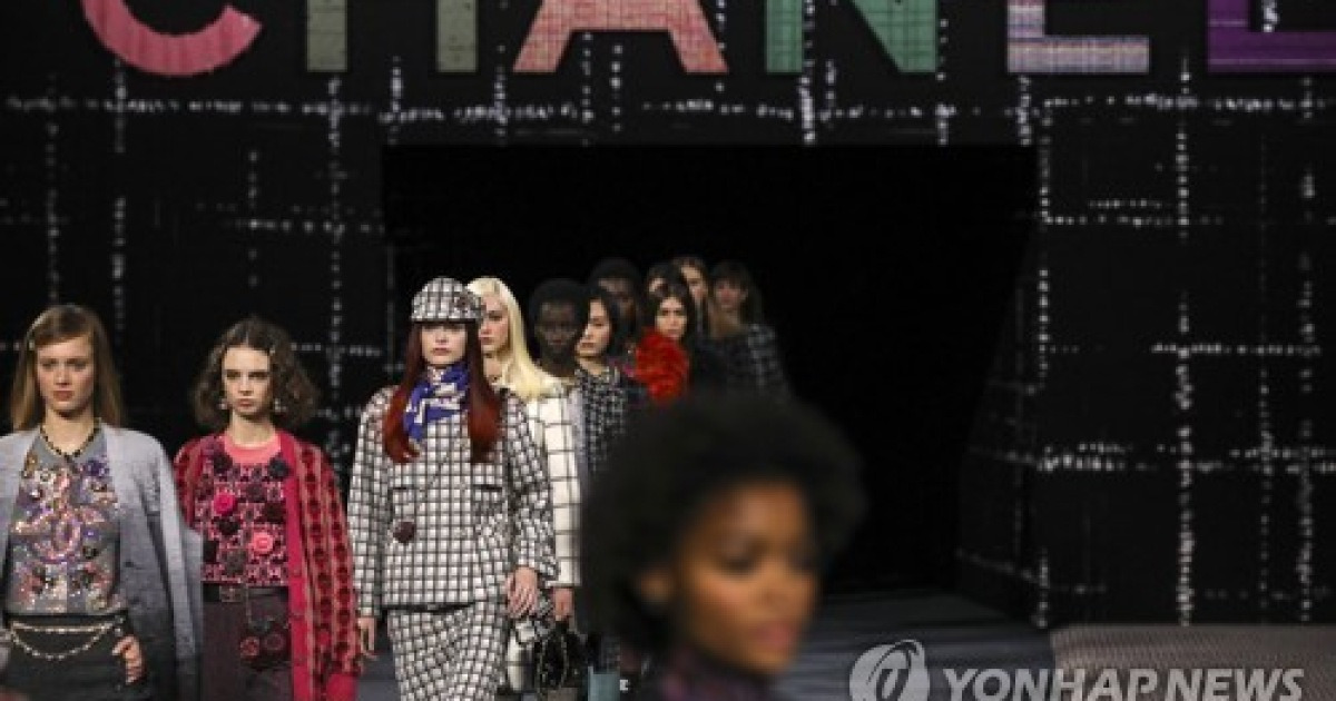 France Chanel Russia