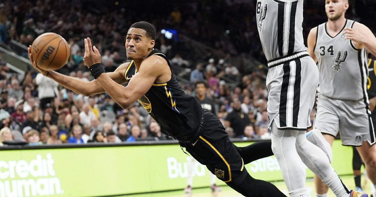 NBA 골든스테이트, 3년만의 PO 복귀전서 쾌승..'영건' 풀 30점
