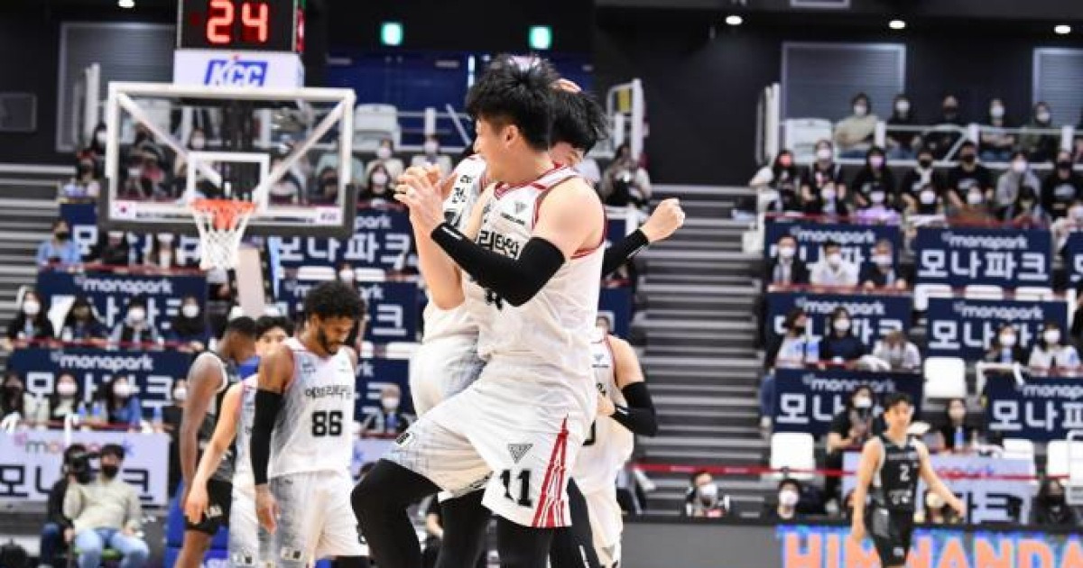 2쿼터 지배한 KGC, 2차전 잡고 시리즈 동률 [KBL PO]