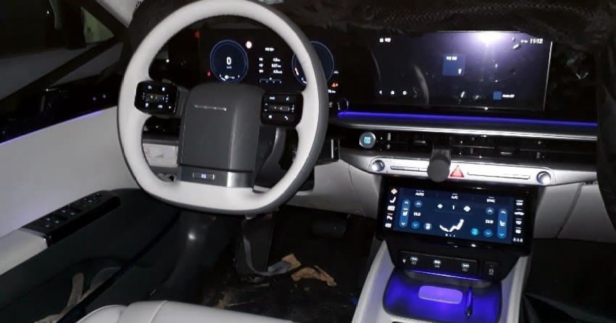 "고급스러워" 그랜저 GN7 내부 사진 최초 유출 | 더드라이브