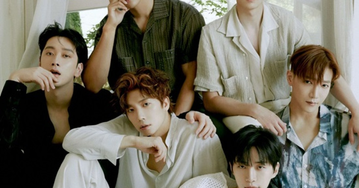 2PM 5년 만 완전체 앨범 'MUST', 한정판 LP 발매.."팬들 위한 선물"