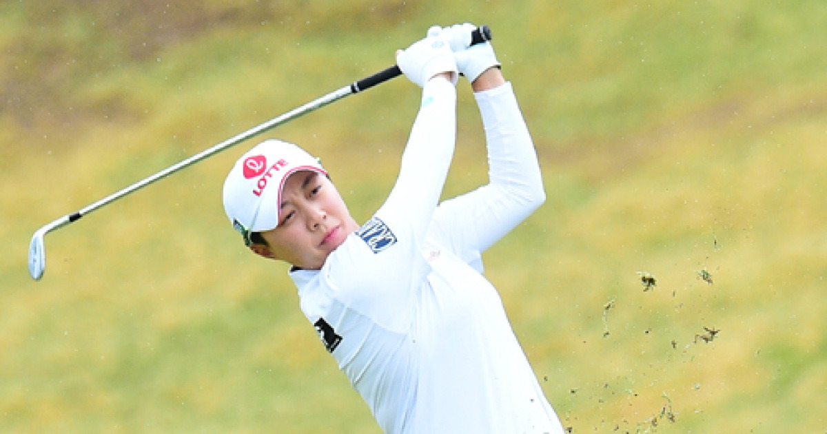 김효주 KLPGA 챔피언십 3R 단독선두 질주, 와이어 투 와이어 우승 도전, 2위와 1타 차