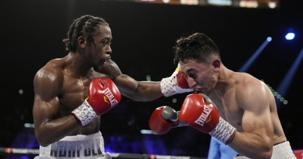 Sanchez Davis Boxing