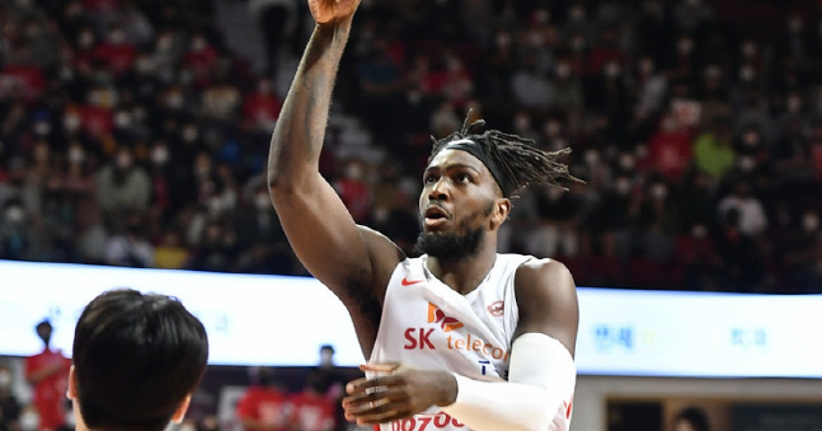 '워니-김선형-최준용 맹폭' SK, KGC에 94-79 승!..3승 선착→우승 확률 100% [SS 안양in]