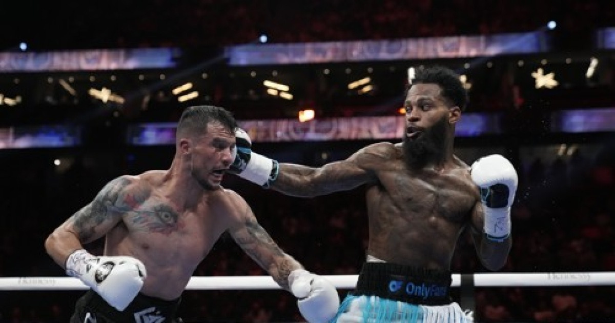 Love Valenzuela Boxing