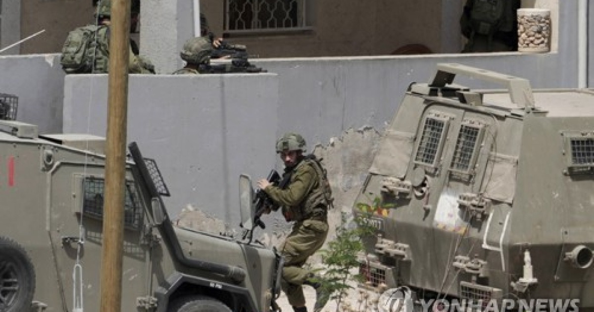 CORRECTION Israel Palestinians