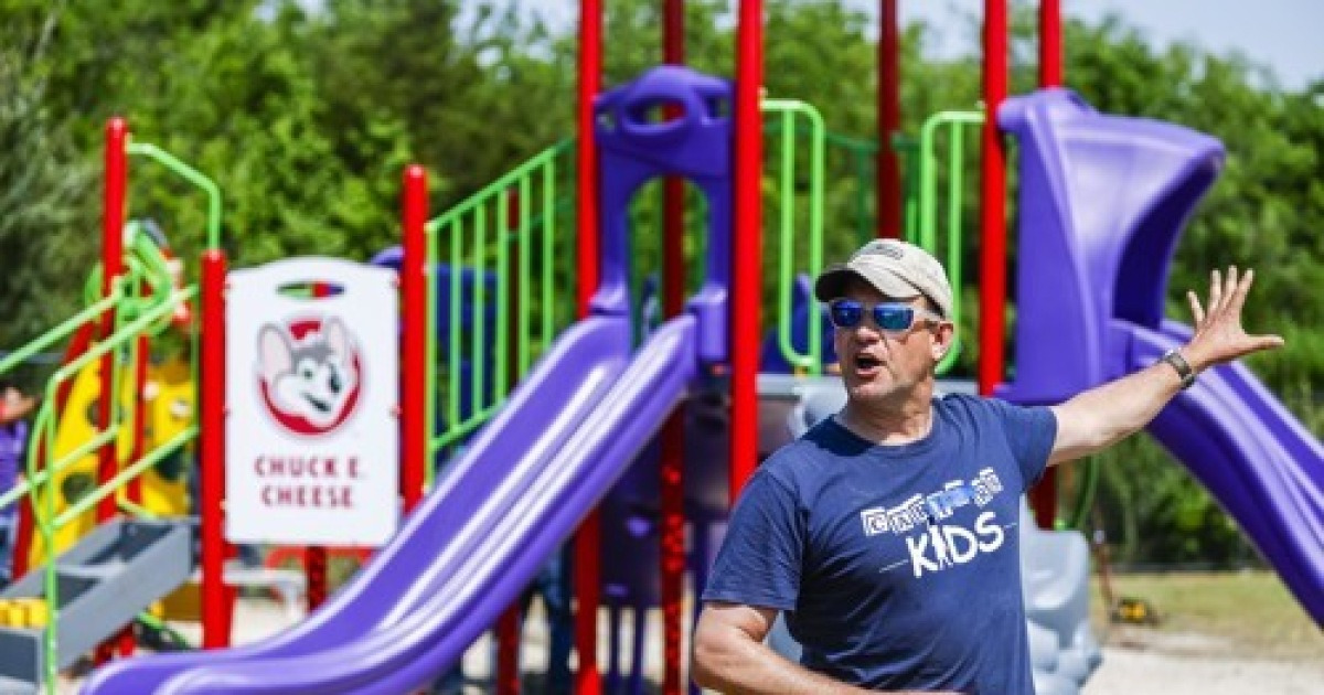 Chuck E. Cheese Playground Project