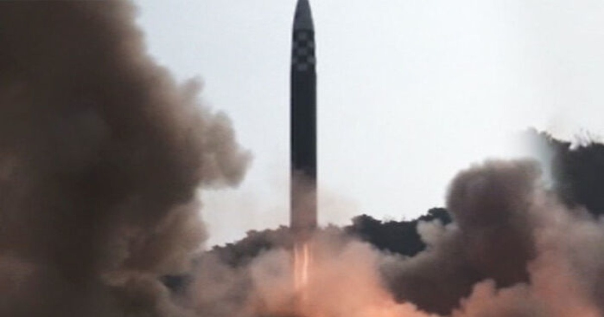 ICBM · SRBM 첫 '섞어 쏘기 도발'..미, B-52 전격 투입