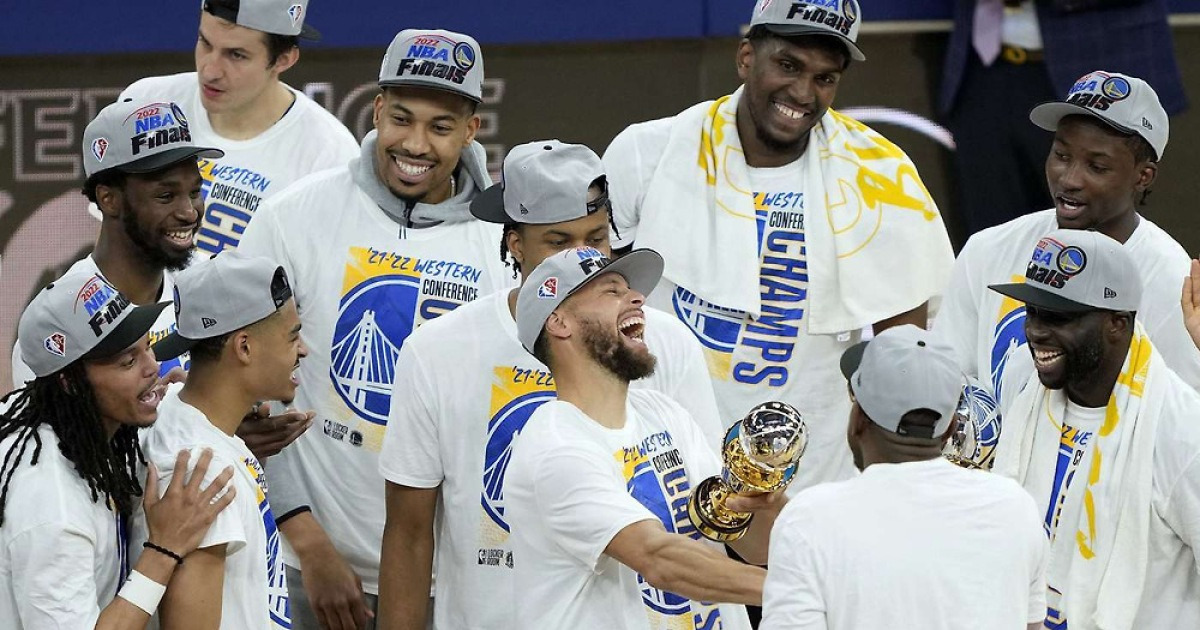 GSW, 3년 만에 NBA 파이널 무대 진출..커리 MVP