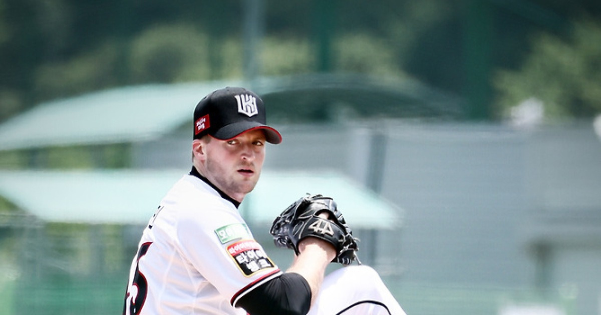 'KBO 데뷔전' KT 벤자민, 키움전 3이닝 무실점..'최고 148km'