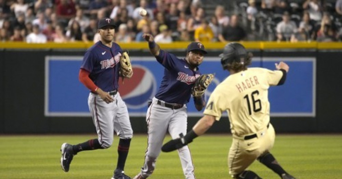 Twins Diamondbacks Baseball