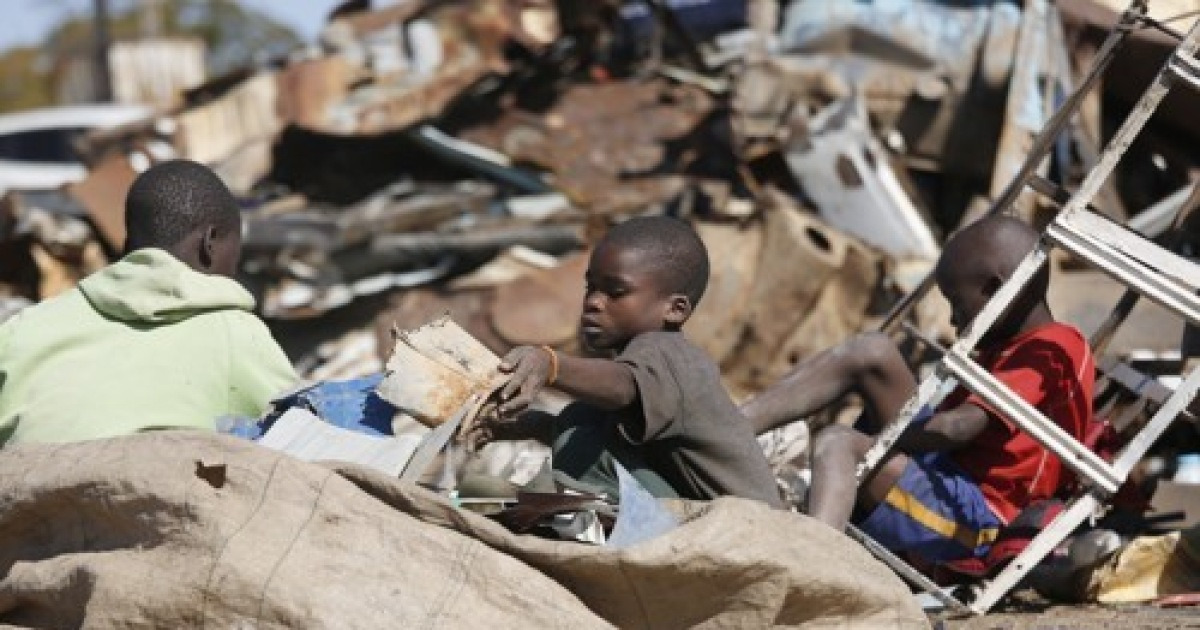 ZIMBABWE ECONOMY SCRAP METAL DEALERS