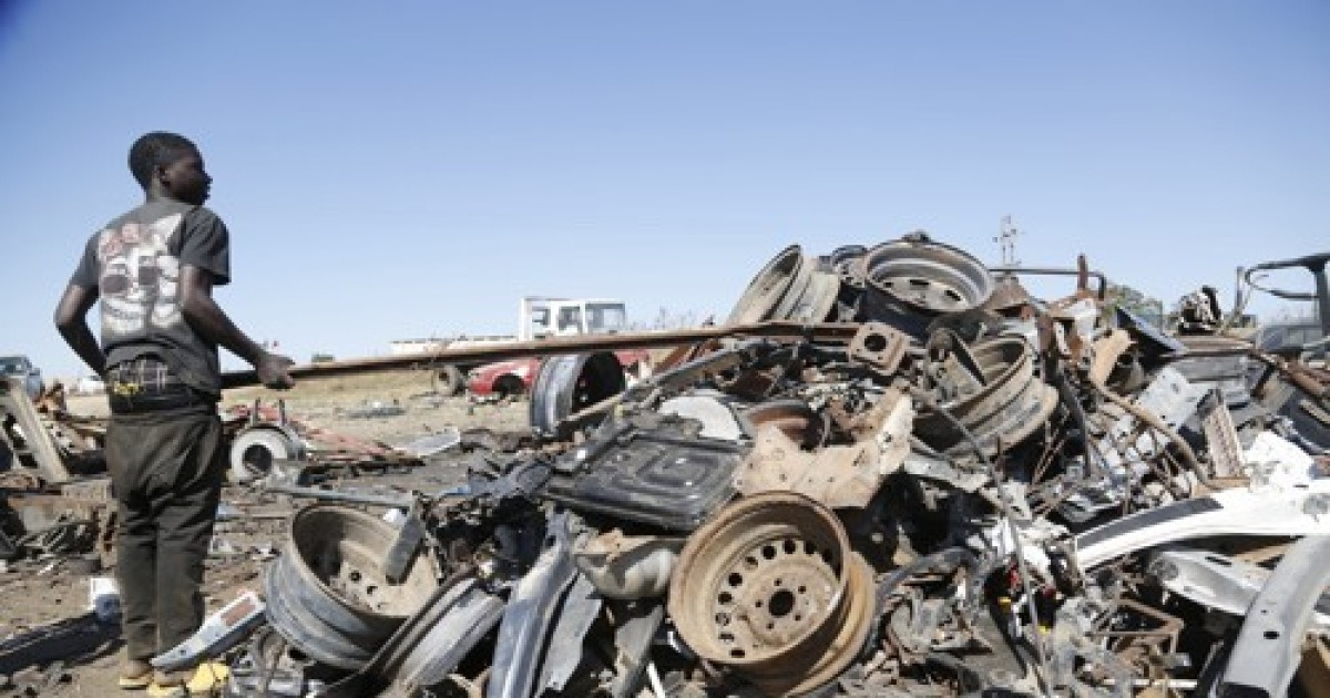 ZIMBABWE ECONOMY SCRAP METAL DEALERS
