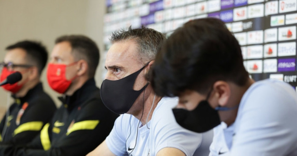 2022 EAFF E-1 챔피언십 기자회견 나선 벤투 감독