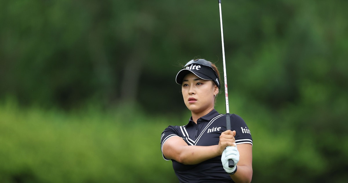 장타·아이언 모두 '톱10' .. KLPGA 윤이나·이소미, LPGA엔 톰프슨 유일 [오태식의 골프이야기]